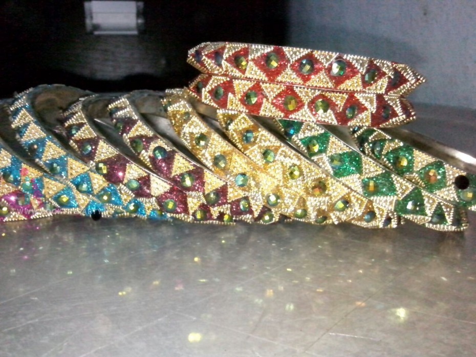 Bangle Maker-Entertainment | BookTheParty.in